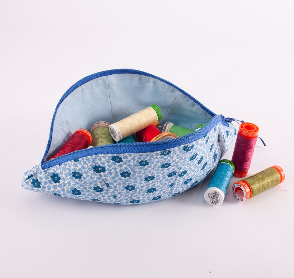 Wide Open Pouch Instructions and Pattern - Download – Debbie Shore Sewing