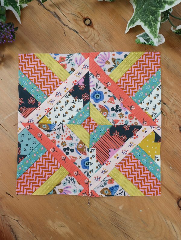 Create a Hidden Wells Quilt Block with 7 Strips of Fabric - free sewing ...